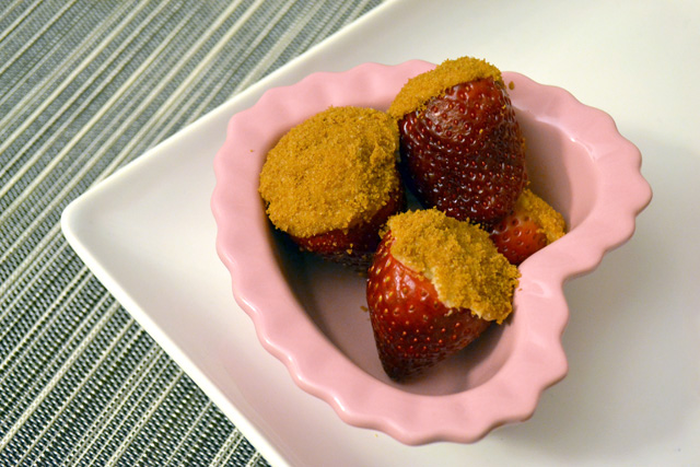 Biscoff Cheesecake Stuffed Strawberries - I am a Honey Bee