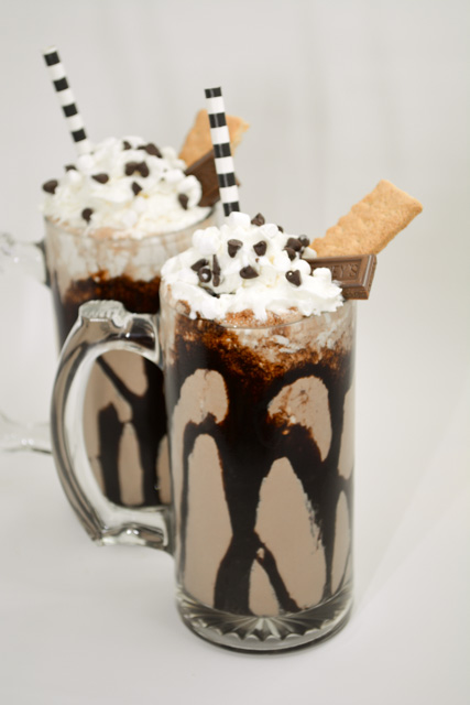 Thirsty Thursday: S'mores Milkshake - I am a Honey Bee