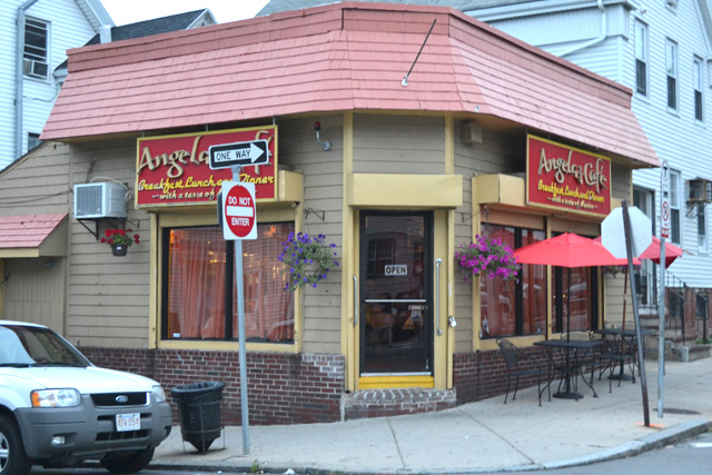Monday Munchies: Angela's Cafe, Boston MA - I am a Honey Bee