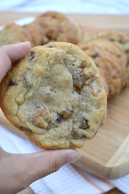 Snickers Chocolate Chip Cookies - I am a Honey Bee